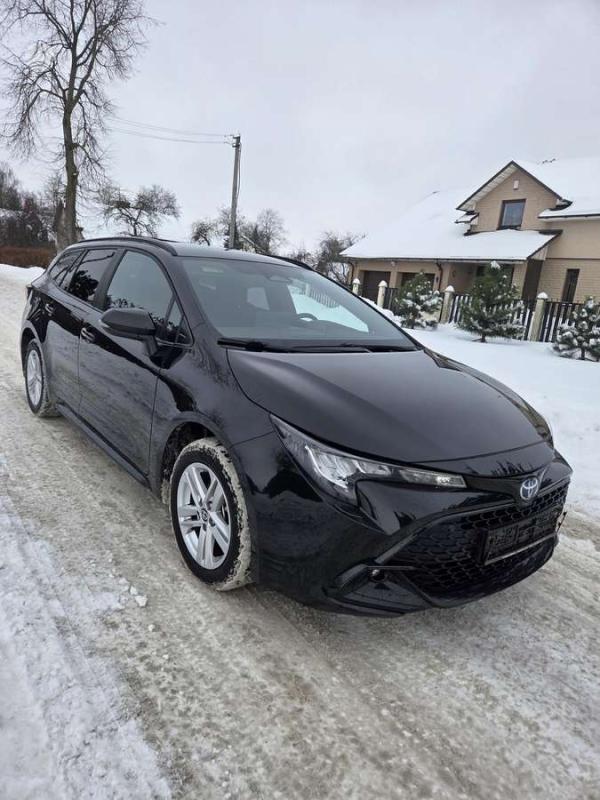 Black Toyota Corolla 2023 in Panevezys, with an engine capacity of 1.80 L and mileage of 132 thousand km for 18200 €, photo 1 on AUTOMOTO.COM.LV