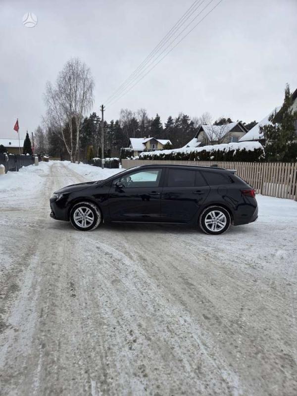 Black Toyota Corolla 2023 in Panevezys, with an engine capacity of 1.80 L and mileage of 132 thousand km for 18200 €, photo 5 on AUTOMOTO.COM.LV