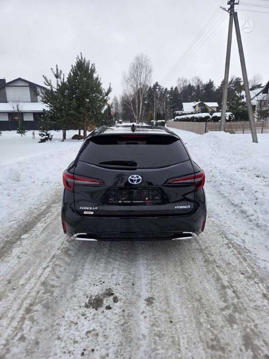 Black Toyota Corolla 2023 in Panevezys, with an engine capacity of 1.80 L and mileage of 132 thousand km for 18200 €, photo 8 on AUTOMOTO.COM.LV