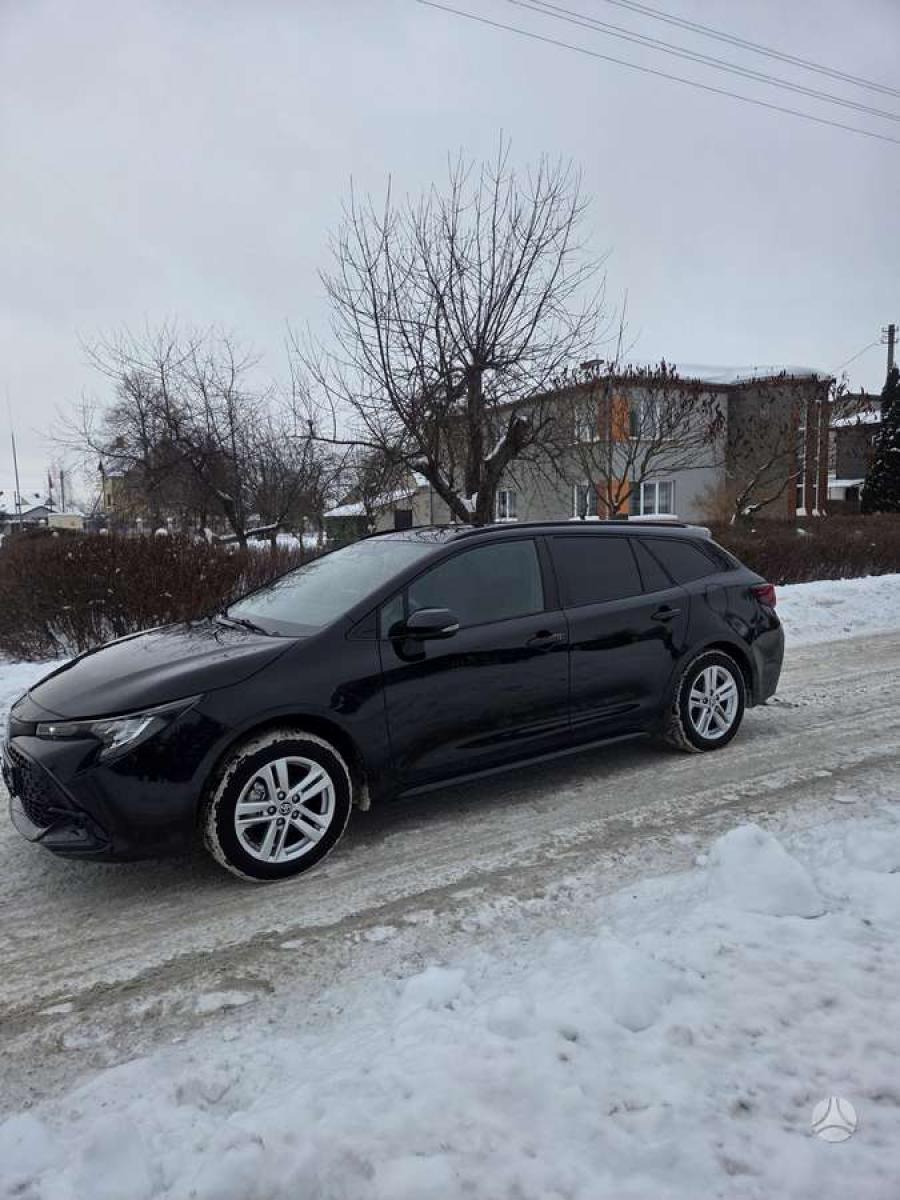 Black Toyota Corolla 2023 in Panevezys, with an engine capacity of 1.80 L and mileage of 132 thousand km for 18200 €, photo 10 on AUTOMOTO.COM.LV