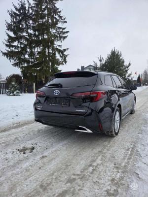 Black Toyota Corolla 2023 in Panevezys, with an engine capacity of 1.80 L and mileage of 132 thousand km for 18200 €, photo 11 on AUTOMOTO.COM.LV