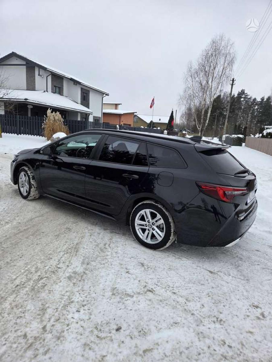 Black Toyota Corolla 2023 in Panevezys, with an engine capacity of 1.80 L and mileage of 132 thousand km for 18200 €, photo 13 on AUTOMOTO.COM.LV