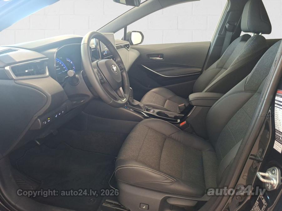 Black Toyota Corolla 2023 in Viljandi, with an engine capacity of 1.80 L and mileage of 49 thousand km for 22490 €, photo 13 on AUTOMOTO.COM.LV