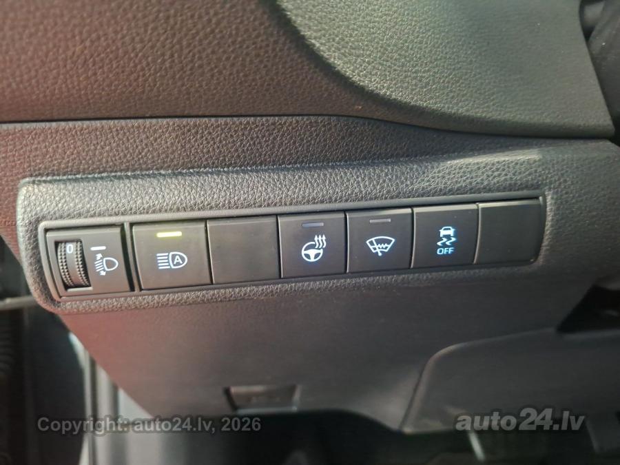 Black Toyota Corolla 2023 in Viljandi, with an engine capacity of 1.80 L and mileage of 49 thousand km for 22490 €, photo 19 on AUTOMOTO.COM.LV