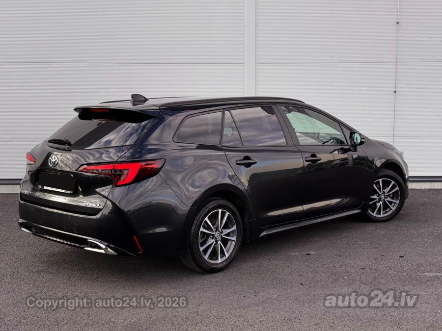 Black Toyota Corolla 2023 in Tallinn, with an engine capacity of 1.80 L and mileage of 101 thousand km for 18490 €, photo 5 on AUTOMOTO.COM.LV