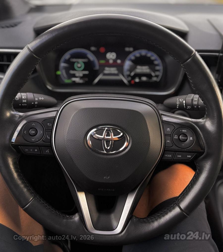 Black Toyota Corolla 2023 in Tallinn, with an engine capacity of 1.80 L and mileage of 101 thousand km for 18490 €, photo 20 on AUTOMOTO.COM.LV