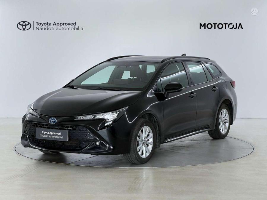 Black Toyota Corolla 2023 in Vilnius, with an engine capacity of 1.80 L and mileage of 72 thousand km for 21900 €, photo 1 on AUTOMOTO.COM.LV