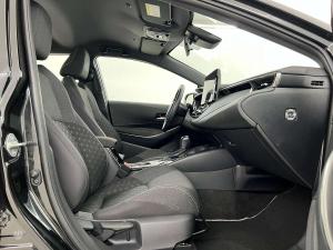 Black Toyota Corolla 2023 in Vilnius, with an engine capacity of 1.80 L and mileage of 72 thousand km for 21900 €, photo 7 on AUTOMOTO.COM.LV