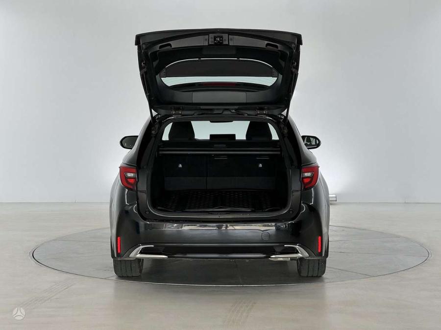 Black Toyota Corolla 2023 in Vilnius, with an engine capacity of 1.80 L and mileage of 72 thousand km for 21900 €, photo 11 on AUTOMOTO.COM.LV