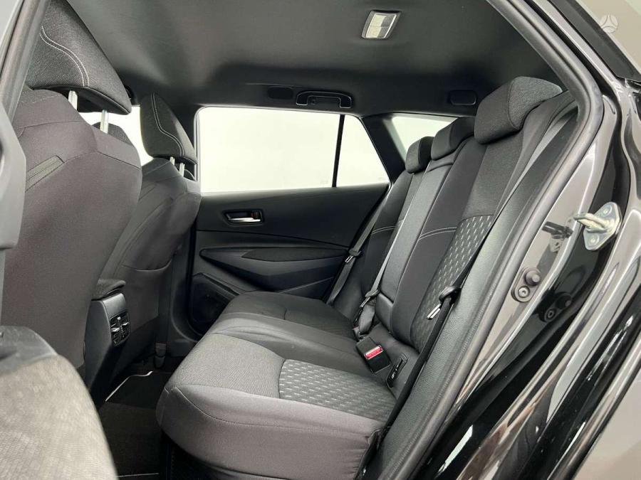Black Toyota Corolla 2023 in Vilnius, with an engine capacity of 1.80 L and mileage of 72 thousand km for 21900 €, photo 20 on AUTOMOTO.COM.LV
