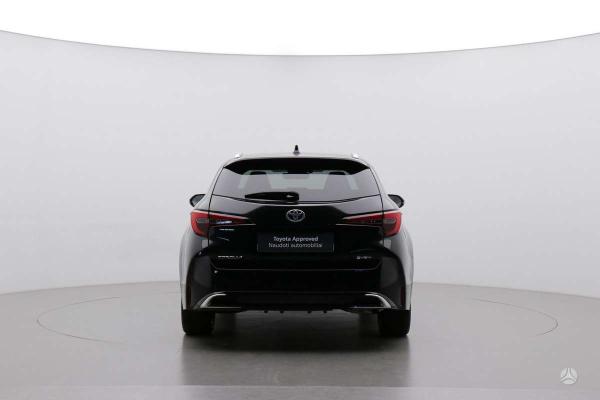 Black Toyota Corolla 2024 in Vilnius, with an engine capacity of 1.80 L and mileage of 29 thousand km for 26990 €, photo 5 on AUTOMOTO.COM.LV