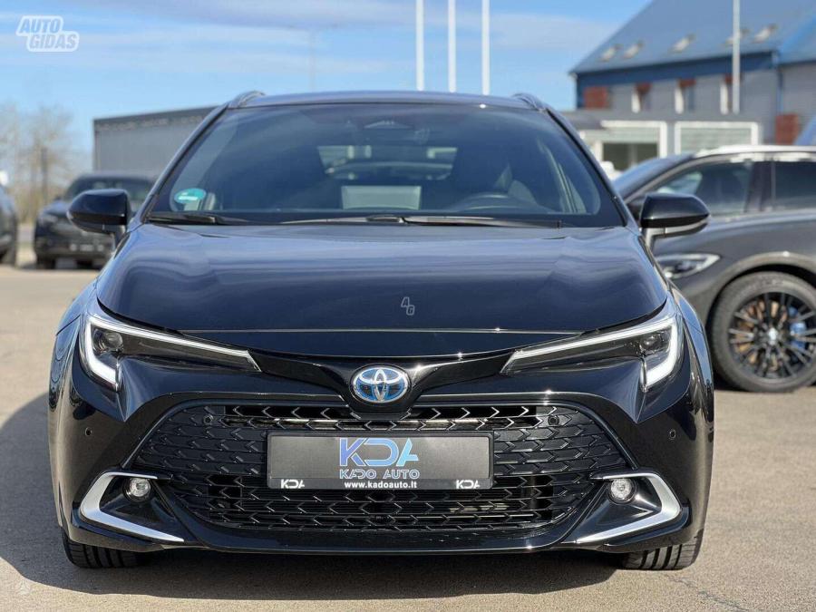 Black Toyota Corolla 2025 in Marijampole, with an engine capacity of 1.80 L and mileage of 32 thousand km for 24450 €, photo 4 on AUTOMOTO.COM.LV