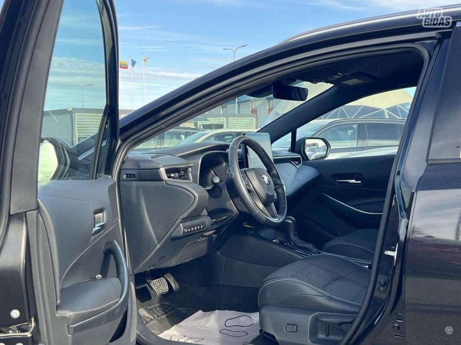 Black Toyota Corolla 2025 in Marijampole, with an engine capacity of 1.80 L and mileage of 32 thousand km for 24450 €, photo 16 on AUTOMOTO.COM.LV