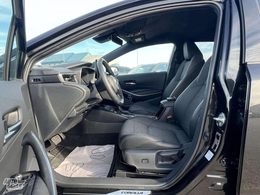Black Toyota Corolla 2025 in Marijampole, with an engine capacity of 1.80 L and mileage of 32 thousand km for 24450 €, photo 17 on AUTOMOTO.COM.LV