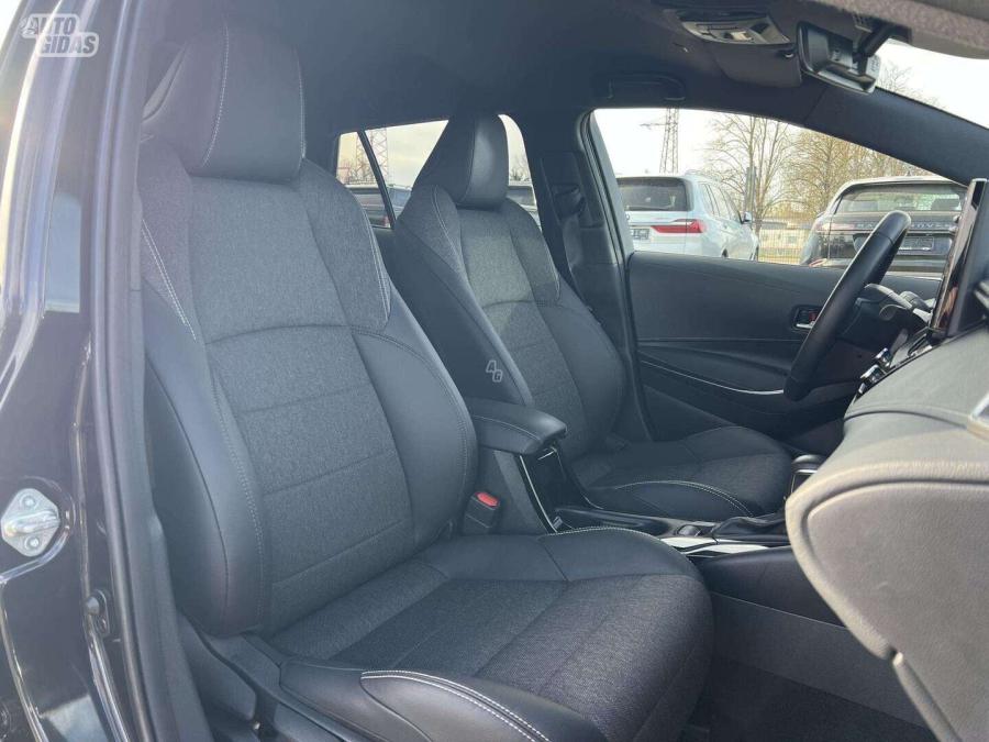 Black Toyota Corolla 2025 in Marijampole, with an engine capacity of 1.80 L and mileage of 32 thousand km for 24450 €, photo 20 on AUTOMOTO.COM.LV