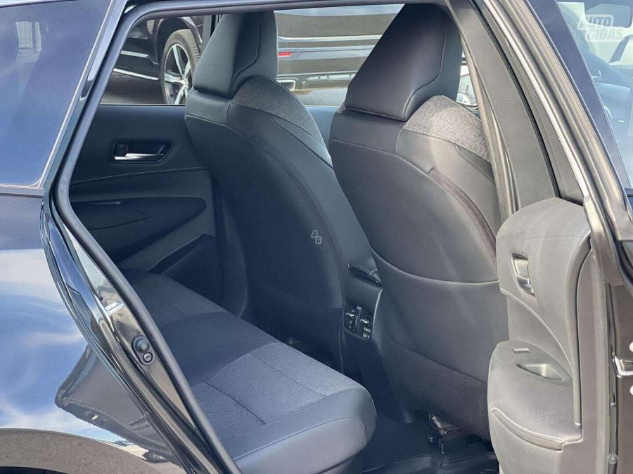 Black Toyota Corolla 2025 in Marijampole, with an engine capacity of 1.80 L and mileage of 32 thousand km for 24450 €, photo 23 on AUTOMOTO.COM.LV