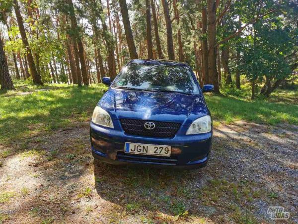 Zils Toyota Corolla 2002 Kaišiadorys, ar dzinēja tilpumu 1.40 L un nobraukumu 205 tūkst. km par 990 €, foto 3 vietnē AUTOMOTO.COM.LV