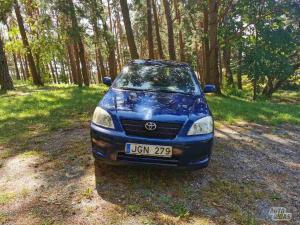 Zils Toyota Corolla 2002 Kaišiadorys, ar dzinēja tilpumu 1.40 L un nobraukumu 205 tūkst. km par 990 €, foto 4 vietnē AUTOMOTO.COM.LV