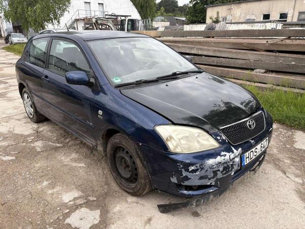 Blue Toyota Corolla 2002 in Vilnius, with an engine capacity of 1.40 L and mileage of 131 thousand km for 550 €, photo 3 on AUTOMOTO.COM.LV
