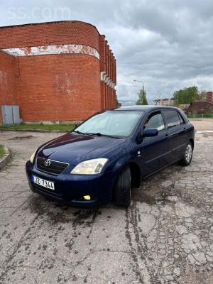 Blue Toyota Corolla 2003 in Kraslava, with an engine capacity of 2.00 L and mileage of 297 thousand km for 1100 €, photo  on AUTOMOTO.COM.LV