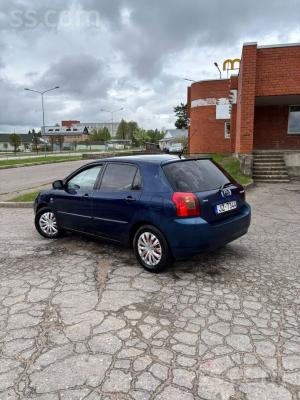 Blue Toyota Corolla 2003 in Kraslava, with an engine capacity of 2.00 L and mileage of 297 thousand km for 1100 €, photo 7 on AUTOMOTO.COM.LV