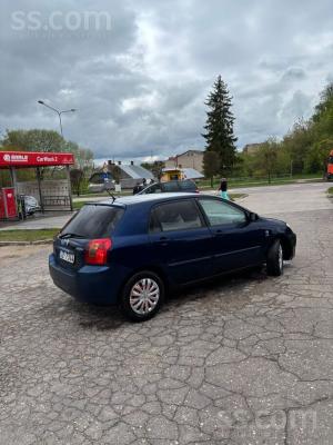 Blue Toyota Corolla 2003 in Kraslava, with an engine capacity of 2.00 L and mileage of 297 thousand km for 1100 €, photo 8 on AUTOMOTO.COM.LV
