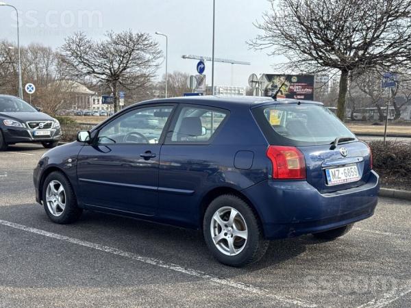 Zils Toyota Corolla 2003 Rīga, ar dzinēja tilpumu 2.00 L un nobraukumu 250 tūkst. km par 1750 €, foto 3 vietnē AUTOMOTO.COM.LV