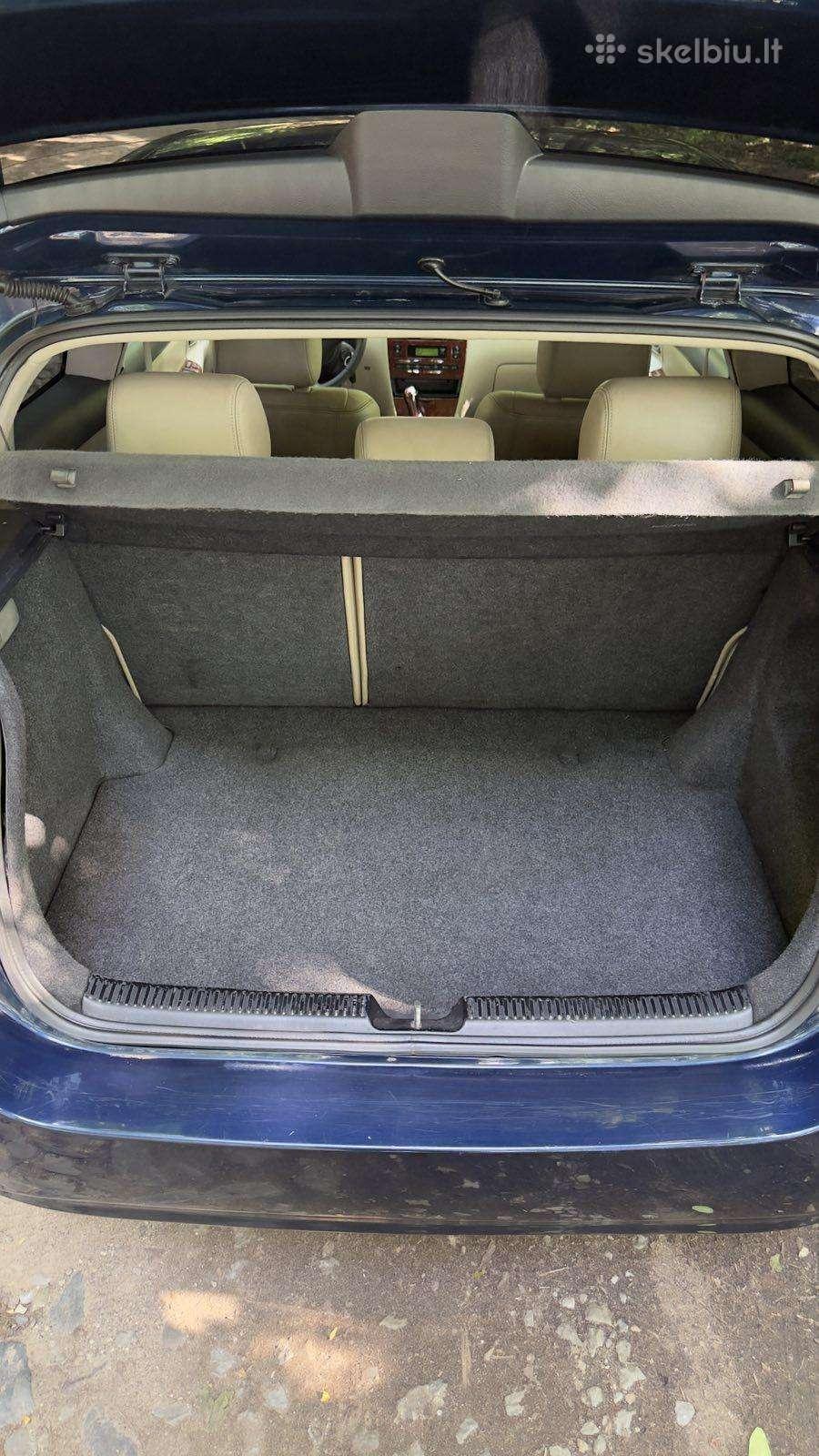 Blue Toyota Corolla 2003 in Kaunas, with an engine capacity of 2.00 L and mileage of 339 thousand km for 950 €, photo 13 on AUTOMOTO.COM.LV