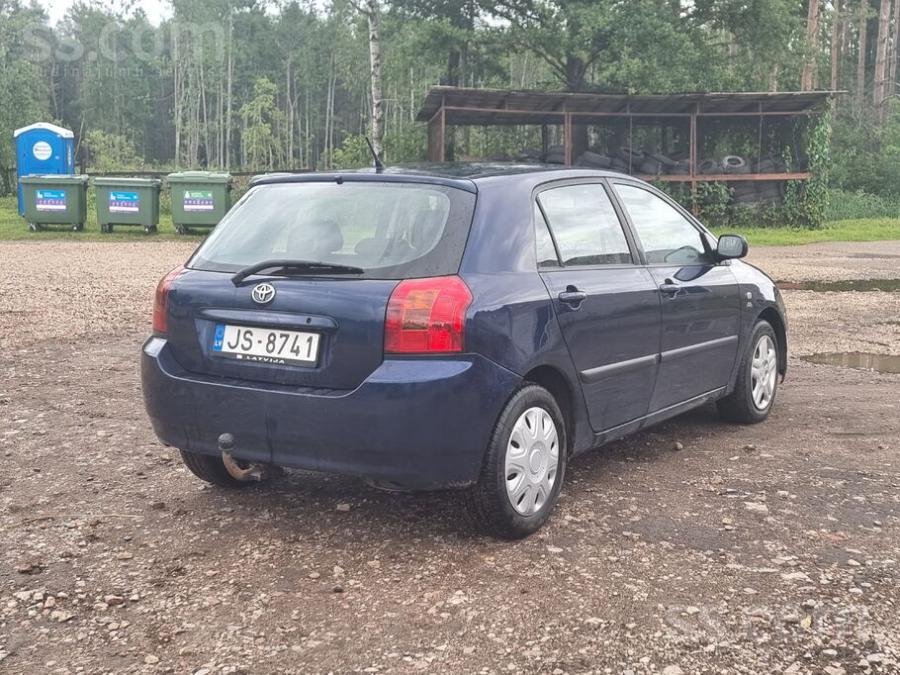 Zils Toyota Corolla 2003 Rīga, ar dzinēja tilpumu 2.00 L un nobraukumu 384 tūkst. km par 1100 €, foto 5 vietnē AUTOMOTO.COM.LV
