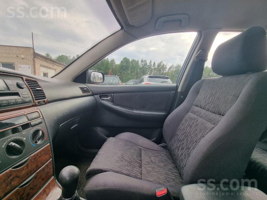 Zils Toyota Corolla 2003 Rīga, ar dzinēja tilpumu 2.00 L un nobraukumu 384 tūkst. km par 1100 €, foto 8 vietnē AUTOMOTO.COM.LV
