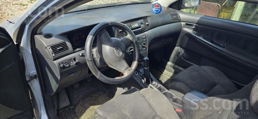Zils Toyota Corolla 2004 Rīga, ar dzinēja tilpumu 1.40 L un nobraukumu 175 tūkst. km par 1200 €, foto 3 vietnē AUTOMOTO.COM.LV