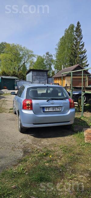 Zils Toyota Corolla 2004 Rīga, ar dzinēja tilpumu 1.40 L un nobraukumu 175 tūkst. km par 1200 €, foto 4 vietnē AUTOMOTO.COM.LV