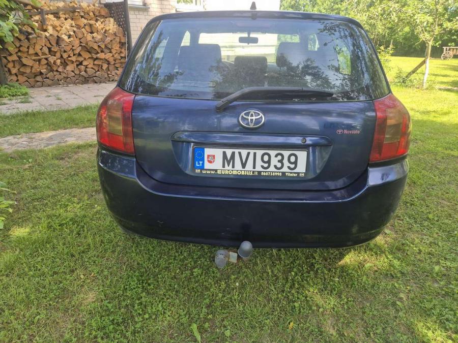 Zils Toyota Corolla 2004 Viļņa, ar dzinēja tilpumu 2.00 L un nobraukumu 270 tūkst. km par 1000 €, foto 7 vietnē AUTOMOTO.COM.LV