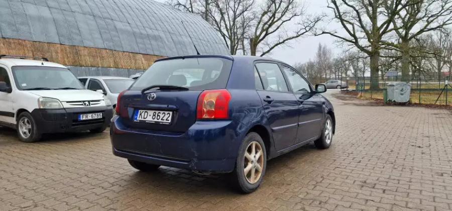 Zils Toyota Corolla 2004 Valmiera, ar dzinēja tilpumu 2.00 L un nobraukumu 299 tūkst. km par 1050 €, foto 4 vietnē AUTOMOTO.COM.LV