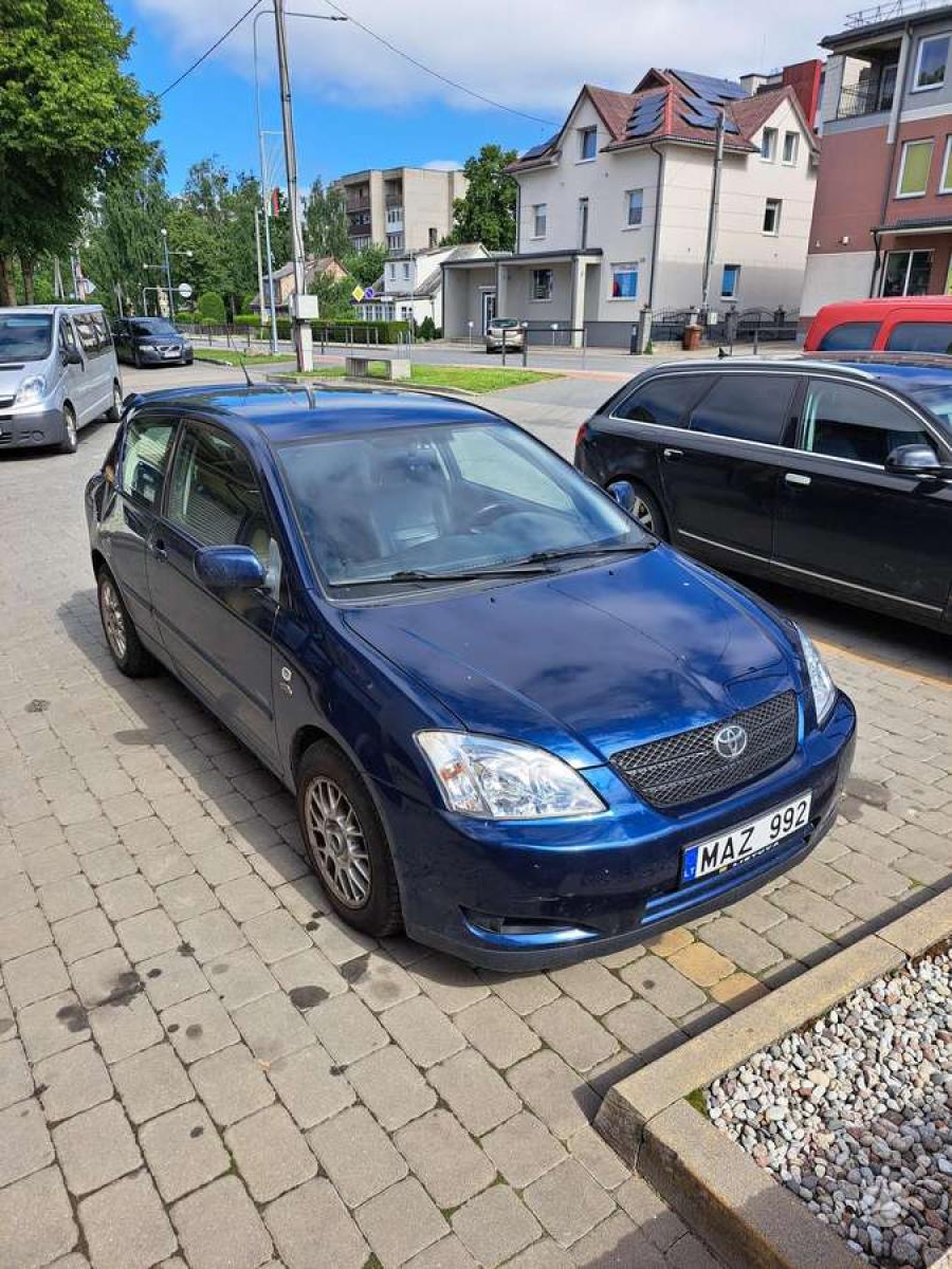 Zils Toyota Corolla 2004 Kauņa, ar dzinēja tilpumu 2.00 L un nobraukumu 221 tūkst. km par 850 €, foto 3 vietnē AUTOMOTO.COM.LV