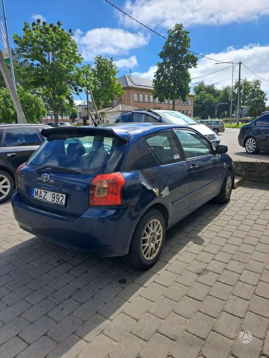 Zils Toyota Corolla 2004 Kauņa, ar dzinēja tilpumu 2.00 L un nobraukumu 221 tūkst. km par 850 €, foto 4 vietnē AUTOMOTO.COM.LV