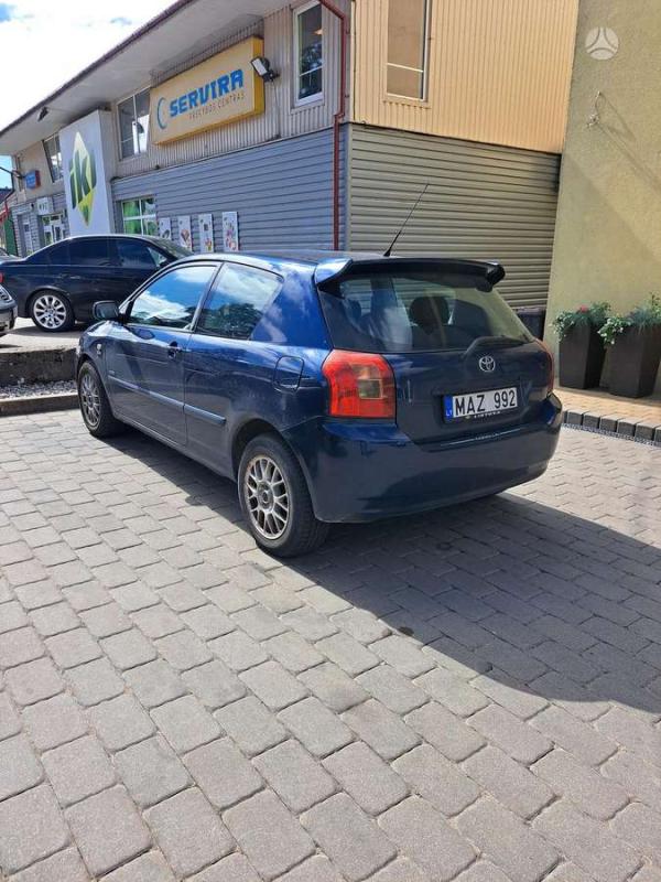 Zils Toyota Corolla 2004 Kauņa, ar dzinēja tilpumu 2.00 L un nobraukumu 221 tūkst. km par 850 €, foto 4 vietnē AUTOMOTO.COM.LV