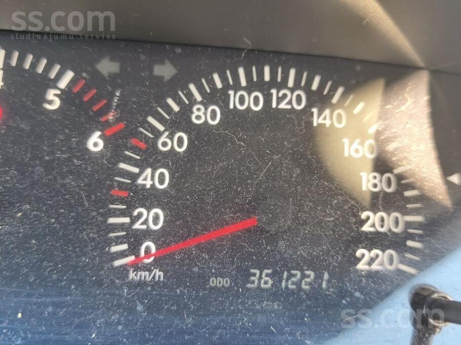 Zils Toyota Corolla 2004 Rīga, ar dzinēja tilpumu 2.00 L un nobraukumu 361 tūkst. km par 1200 €, foto 9 vietnē AUTOMOTO.COM.LV