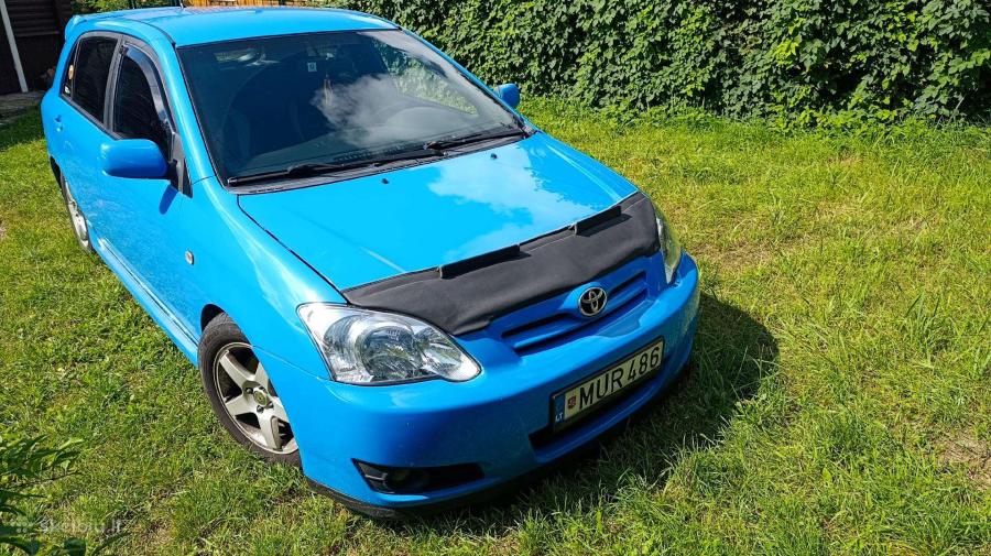 Blue Toyota Corolla 2004 in Kaunas, with an engine capacity of 2.00 L and mileage of 310 thousand km for 600 €, photo 1 on AUTOMOTO.COM.LV