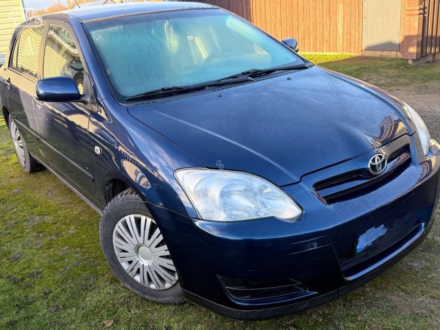 Blue Toyota Corolla 2005 in Plunge, with an engine capacity of 1.40 L and mileage of 276 thousand km for 1150 €, photo 2 on AUTOMOTO.COM.LV