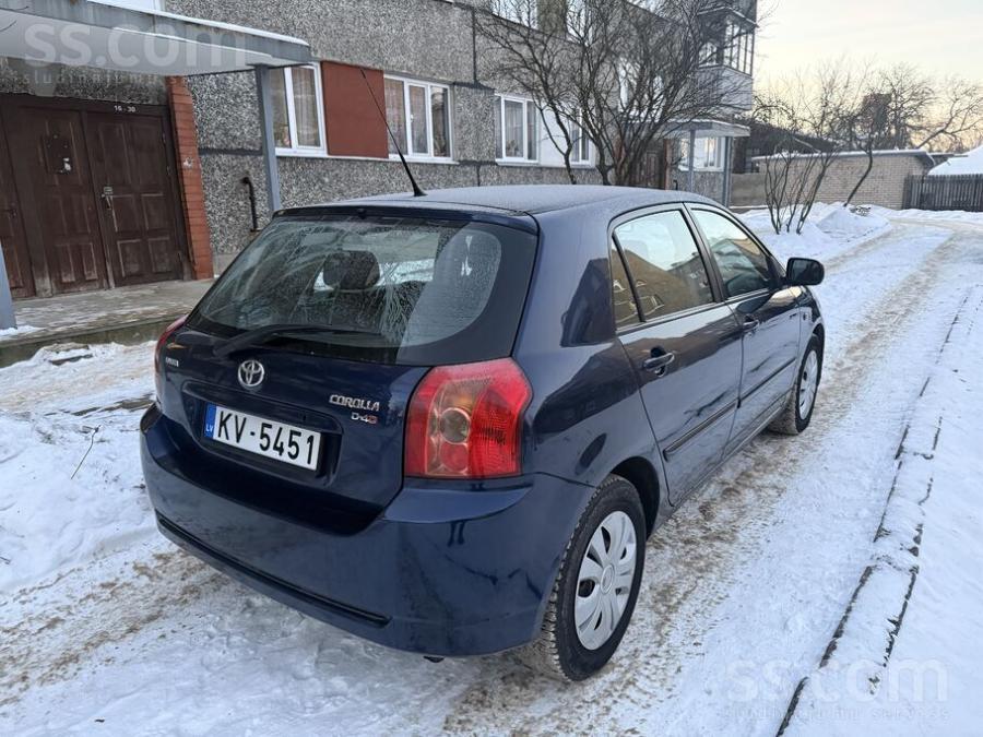 Blue Toyota Corolla 2005 in Daugavpils, with an engine capacity of 1.40 L and mileage of 240 thousand km for 1600 €, photo 3 on AUTOMOTO.COM.LV
