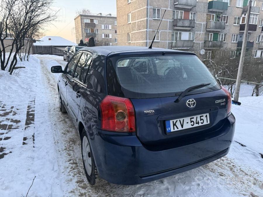 Blue Toyota Corolla 2005 in Daugavpils, with an engine capacity of 1.40 L and mileage of 240 thousand km for 1600 €, photo 4 on AUTOMOTO.COM.LV