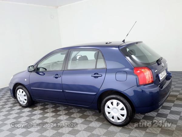 Zils Toyota Corolla 2005 Tallina, ar dzinēja tilpumu 1.60 L un nobraukumu 116 tūkst. km par 3699 €, foto 4 vietnē AUTOMOTO.COM.LV