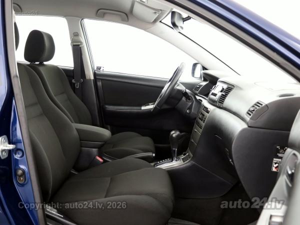 Zils Toyota Corolla 2005 Tallina, ar dzinēja tilpumu 1.60 L un nobraukumu 116 tūkst. km par 3699 €, foto 6 vietnē AUTOMOTO.COM.LV