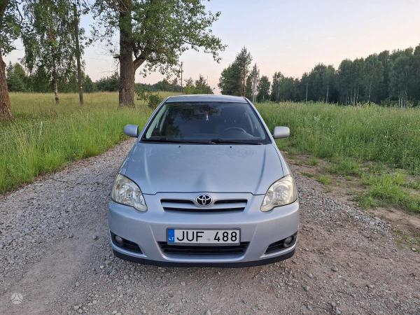 Blue Toyota Corolla 2005 in Vilnius, with an engine capacity of 1.36 L and mileage of 203 thousand km for 2800 €, photo 2 on AUTOMOTO.COM.LV