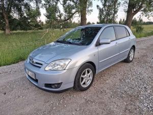Blue Toyota Corolla 2005 in Vilnius, with an engine capacity of 1.36 L and mileage of 203 thousand km for 2800 €, photo 4 on AUTOMOTO.COM.LV