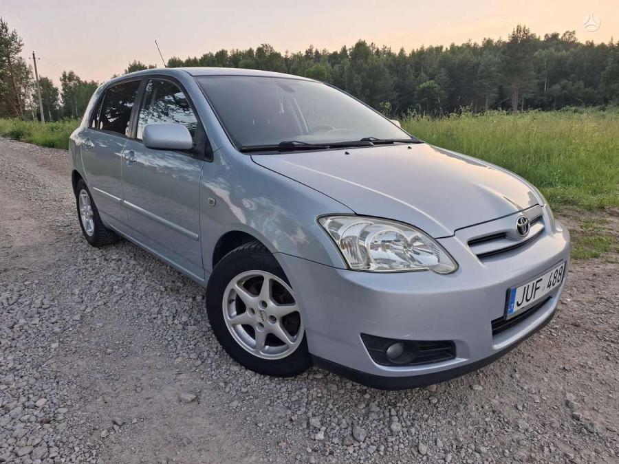 Blue Toyota Corolla 2005 in Vilnius, with an engine capacity of 1.36 L and mileage of 203 thousand km for 2800 €, photo 9 on AUTOMOTO.COM.LV
