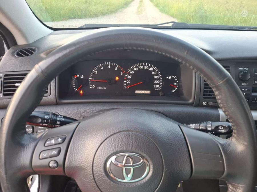 Blue Toyota Corolla 2005 in Vilnius, with an engine capacity of 1.36 L and mileage of 203 thousand km for 2800 €, photo 11 on AUTOMOTO.COM.LV