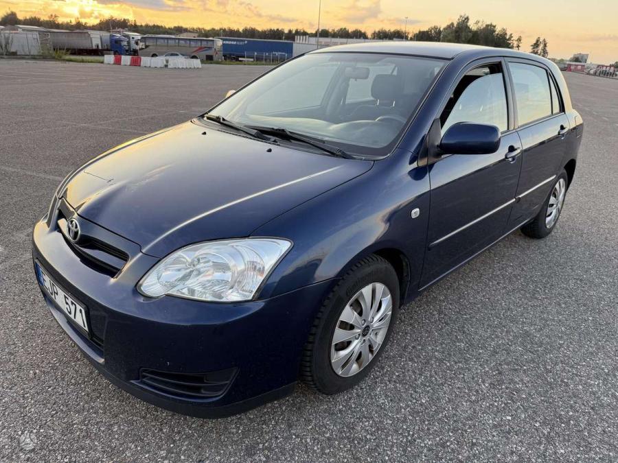 Zils Toyota Corolla 2005 Viļņa, ar dzinēja tilpumu 1.60 L un nobraukumu 285 tūkst. km par 850 €, foto 1 vietnē AUTOMOTO.COM.LV