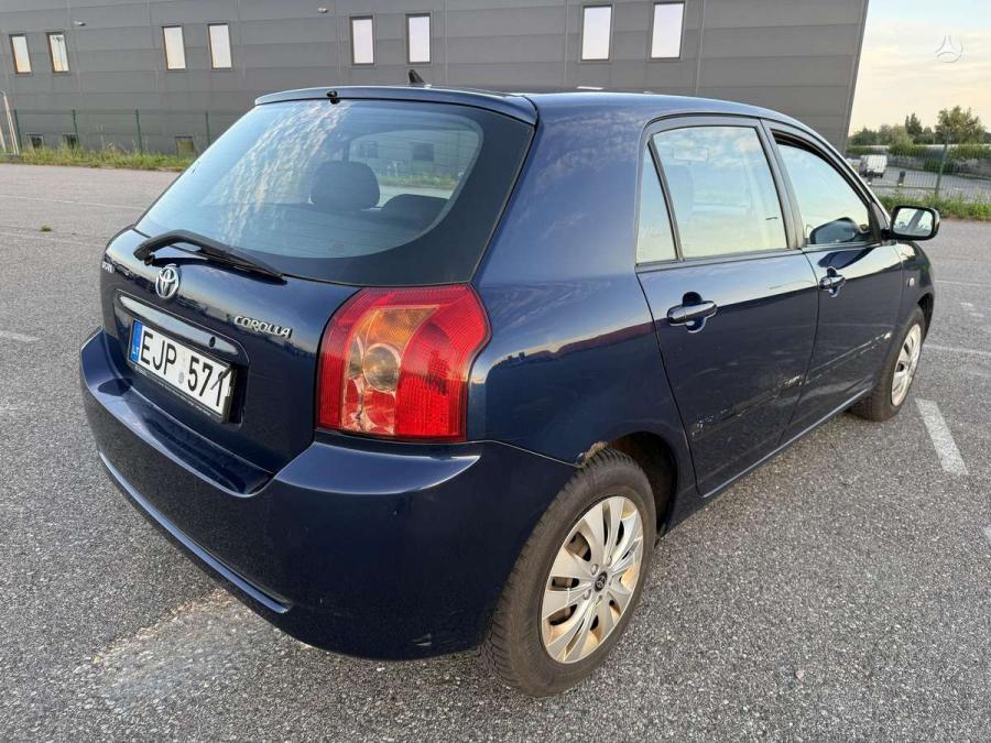 Zils Toyota Corolla 2005 Viļņa, ar dzinēja tilpumu 1.60 L un nobraukumu 285 tūkst. km par 850 €, foto 4 vietnē AUTOMOTO.COM.LV